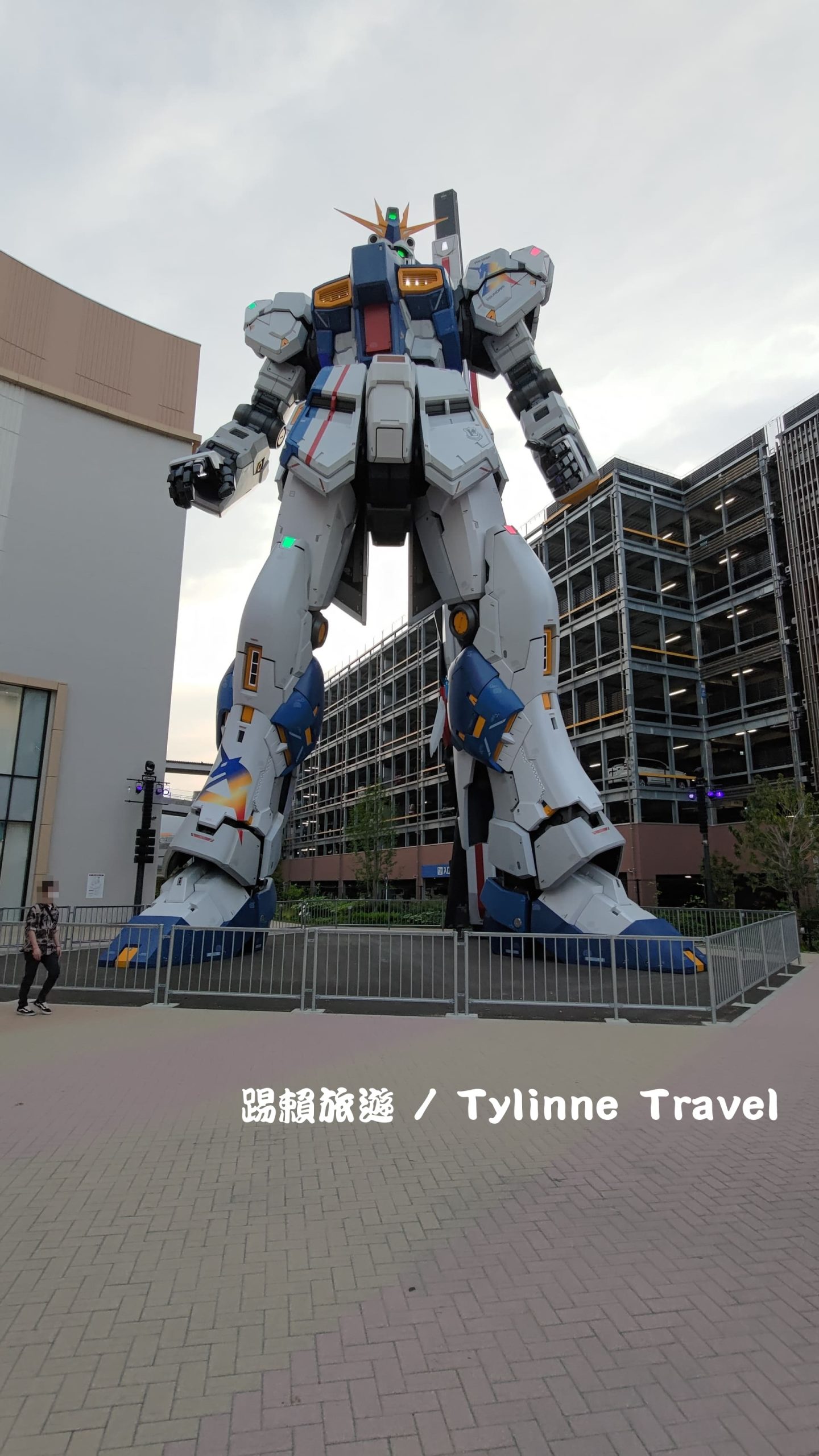 【福岡景點】LaLaport購物中心，一比一巨大鋼彈 | 夜間燈光特效 | 日本九州景點 - 踢賴旅遊